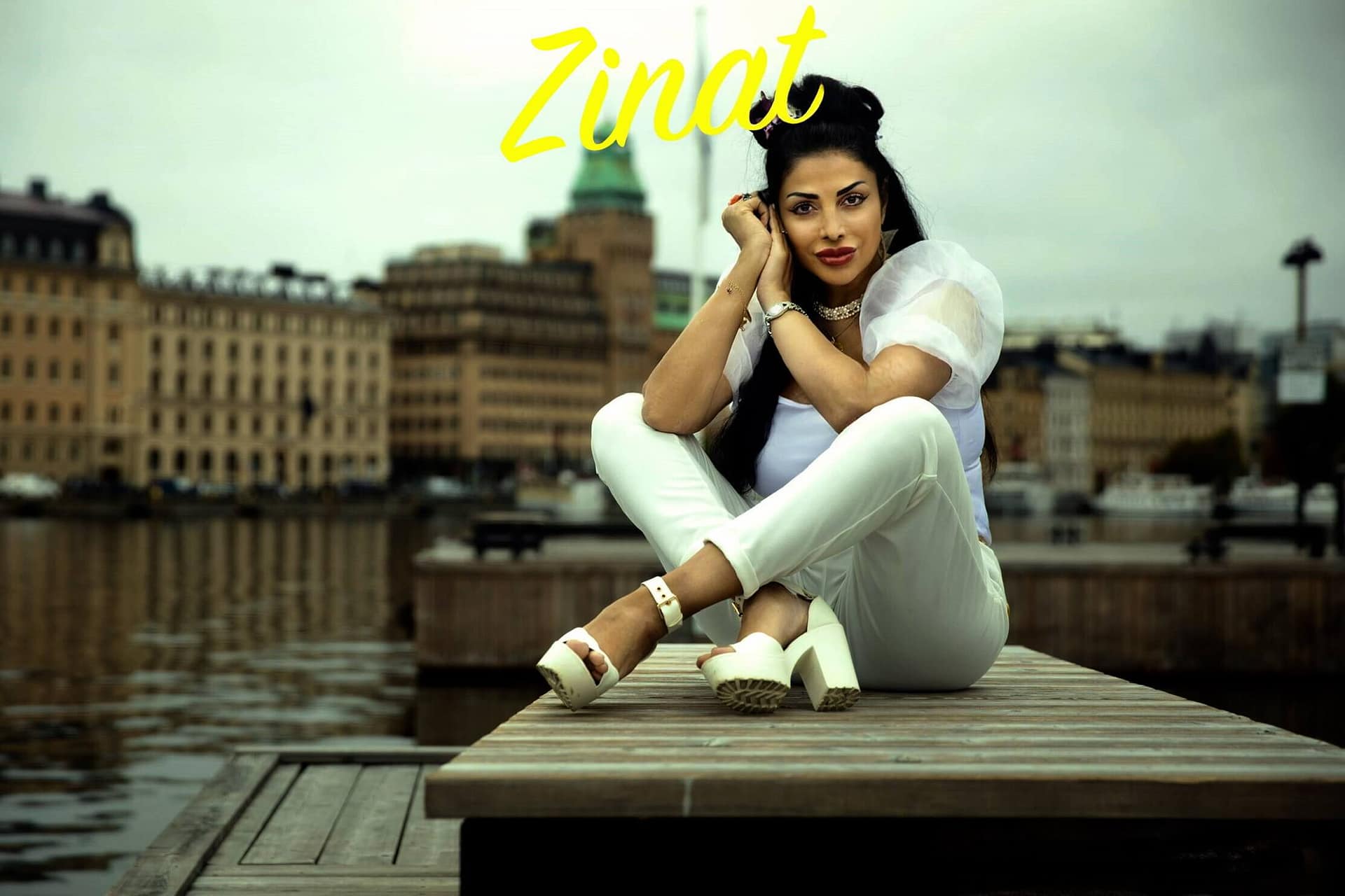 Zinat Pirzadeh - Gul & blå & glad ツ